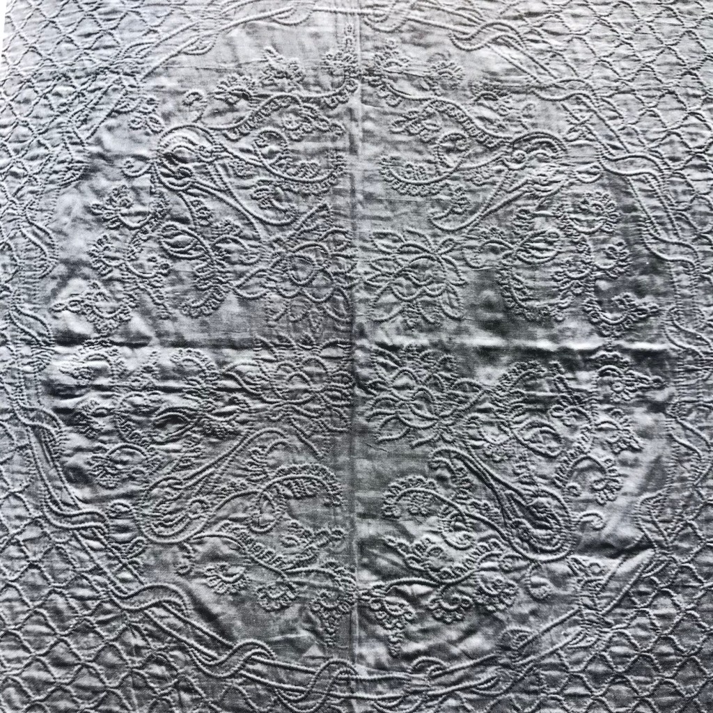 The Daisy Quilted England Wholecloth – Deborah McGuire